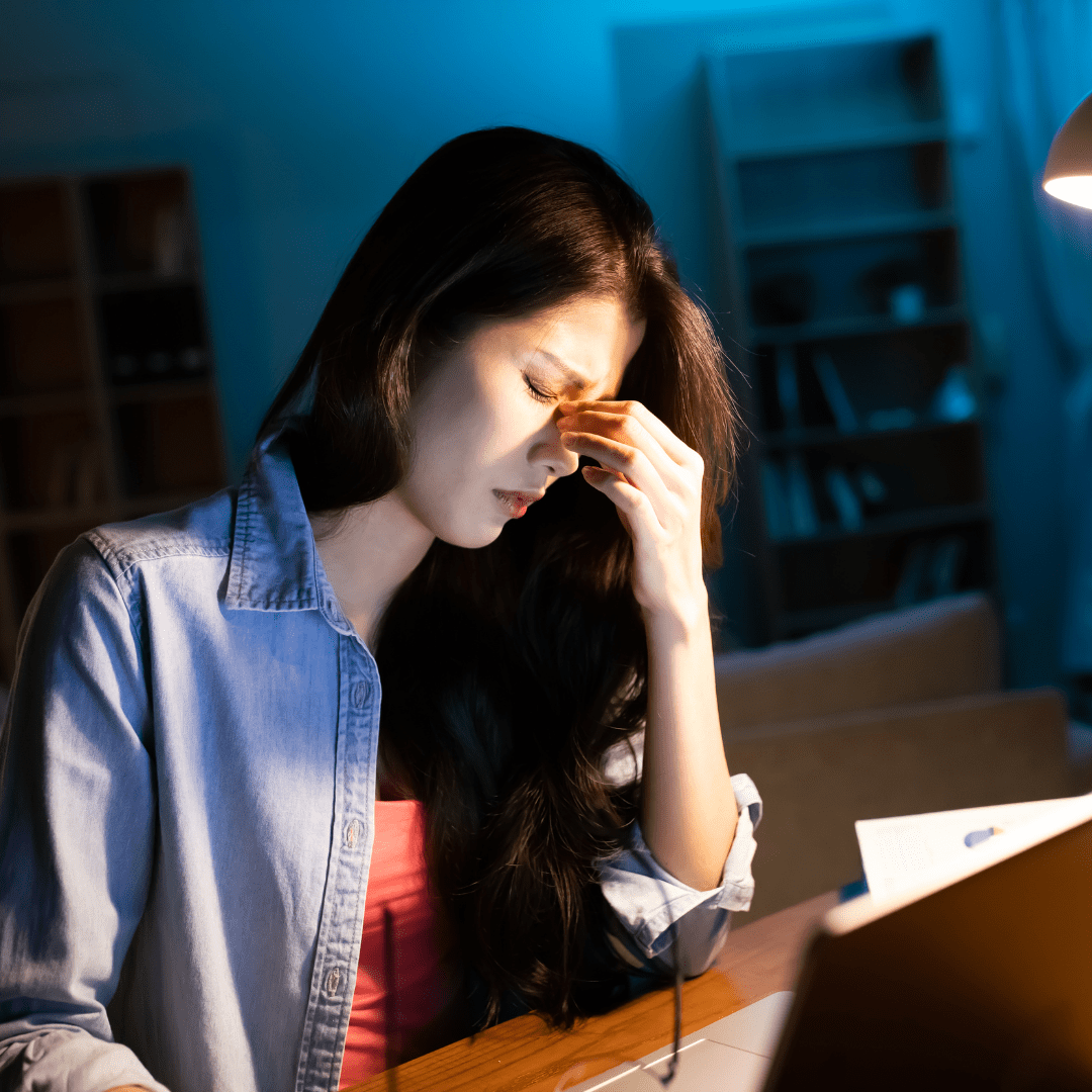 Dealing with Migraines at Work | Medigold Health